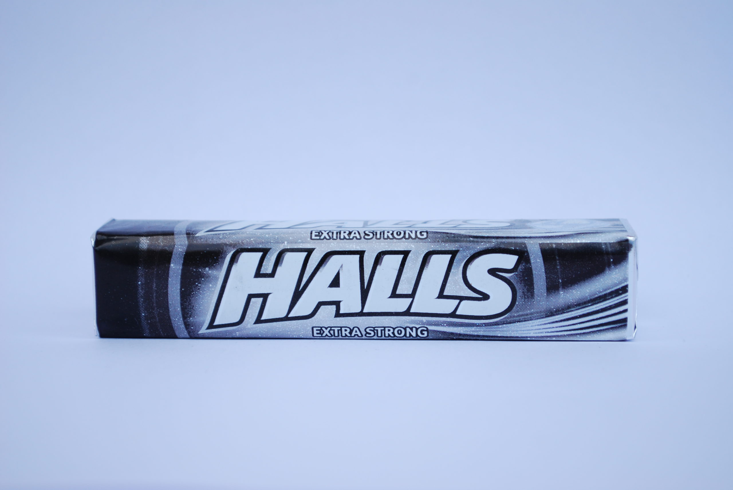 Halls bombone extra strong mentol 33.5g Mondelez - Soulfood